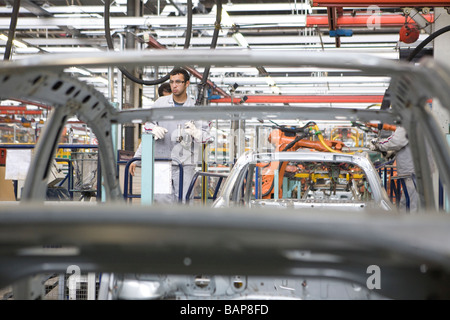 Peugeot - Citroen manufacturing and mounting car factory in Buenos ...