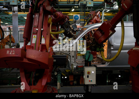 Peugeot - Citroen manufacturing and mounting car factory in Buenos ...