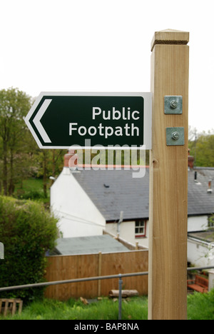 Public Footpath sign, UK Stock Photo - Alamy