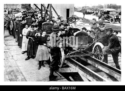 Ford Model T Assembly Line, 1920s Stock Photo - Alamy