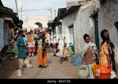 Harari Woman In Traditional Costume, Harar, Ethiopia Stock Photo - Alamy