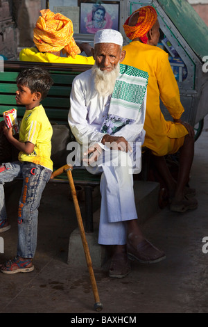 Elderly Indian Muslim man with Islamic beard, tooth gap and Muslim ...