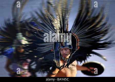 Aztec Dancer performing a traditional dance Stock Photo - Alamy