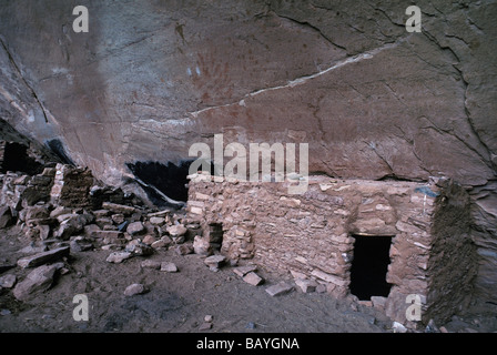 Prehistoric cliff dwelling built by the Ancestral Puebloans formerly ...
