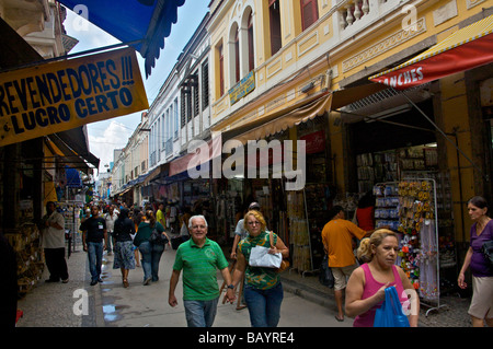 Lowcost market shopping street Saara in downtown RIo de Janeiro Stock ...