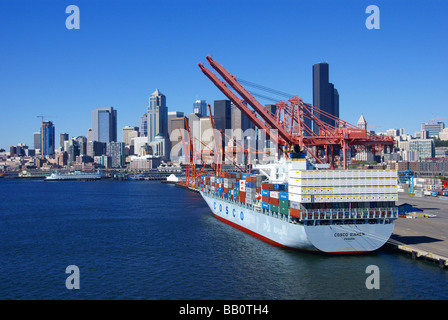 Container ship and dockyard cranes, Seattle waterfront Stock Photo - Alamy