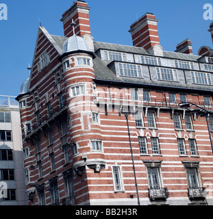 The White Star Line building, Liverpool, UK. The sinking of the Titanic ...