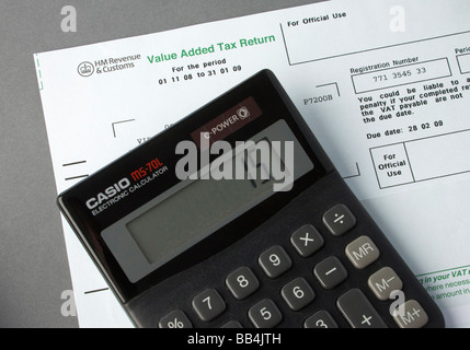 VAT 100 return form Stock Photo - Alamy