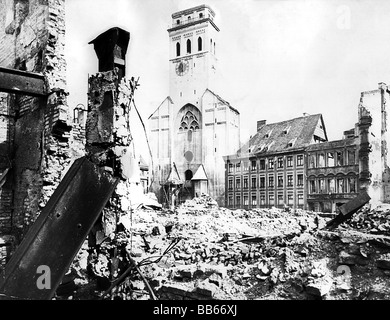post war period, destroyed cities, Germany, Munich, Leopoldstrasse ...