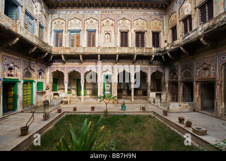 Old merchant's palace, Manesar, Mandawa, Rajasthan, North India, India ...