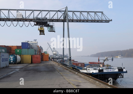 Port of Bonn, bimodal handling, gantry crane loading a container onto ...