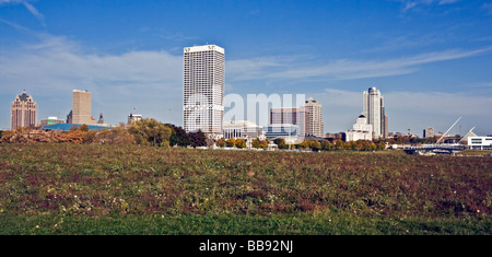 Autumn in downtown Milwaukee Stock Photo - Alamy