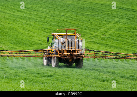 A JCB Fastrac Tractor and Knight Sprayer, Spraying Weedkiller on Spring ...