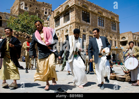 Swords dance, jambiya dance, Yemen Stock Photo - Alamy