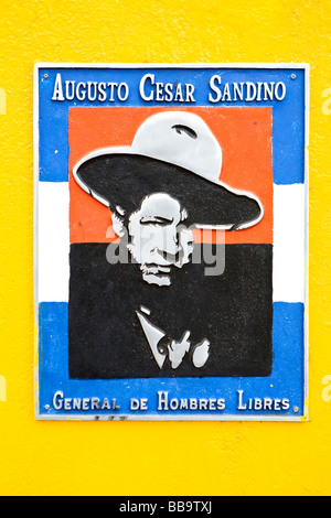 General Augusto Cesar Sandino portrait on Nicaragua 1000 cordobas (1987 ...