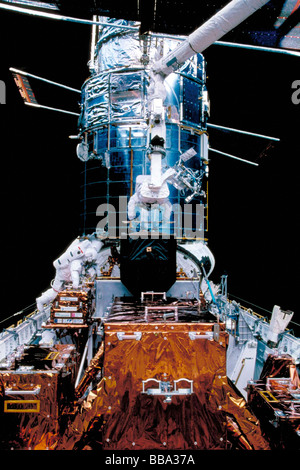NASA astronauts working on Hubble Space Telescope Stock Photo - Alamy