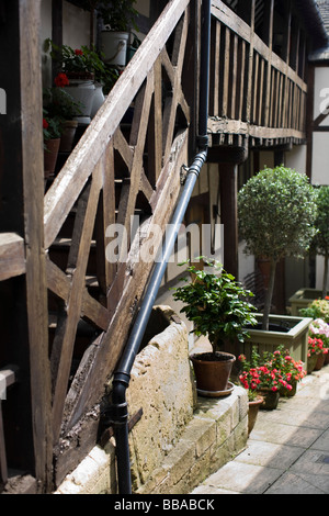 Elizabethan balcony and stone bath used by pilgrims at The George Inn ...