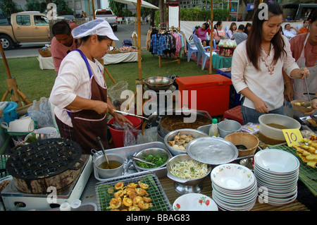 Lady Cooking Thai Street Food Bangkok Thailand Stock Photo - Alamy