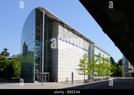 Cambridge University the modern architecture of the Law Faculty ...