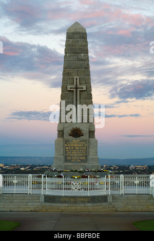 Kings Park war memorial plinth with city of Perth in background Stock ...
