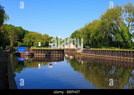 Sprotbrough Lock on the River Don in Yorkshire Stock Photo - Alamy