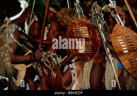 Muden 12 2002 nZulu traditional dress amabheshu zulu men traditional ...