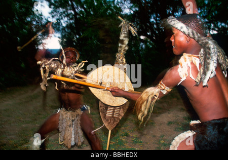 Muden 12 2002 nZulu traditional dress amabheshu zulu men traditional ...