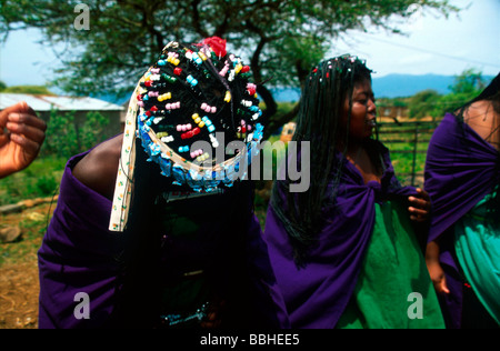 Muden 12 2002 nZulu traditional dance legs feet foot amabheshu zulu men ...