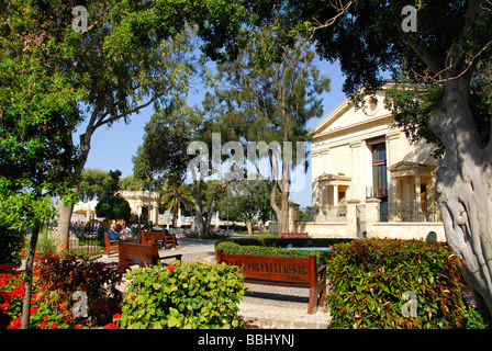 A view of the Upper Barrakka Gardens, a public garden and park in ...