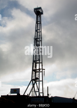 Oil and gas land based drilling rig Stock Photo - Alamy