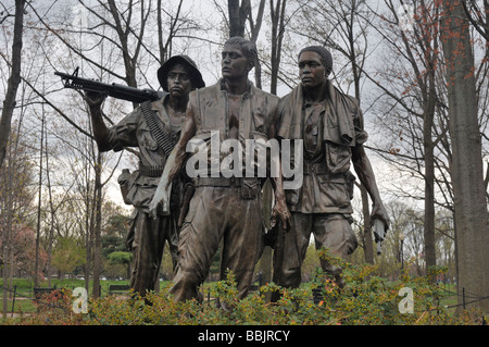 Three soldiers or servicemen statue at the vietnam veterans memorial Washington DC USA Stock ...