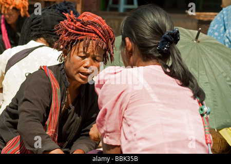 Pa-O tribes woman selling her wares on market day at Aungban, Shan ...
