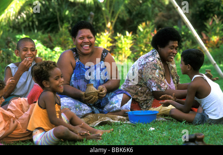pottery at nasilai rewa village fiji Stock Photo - Alamy