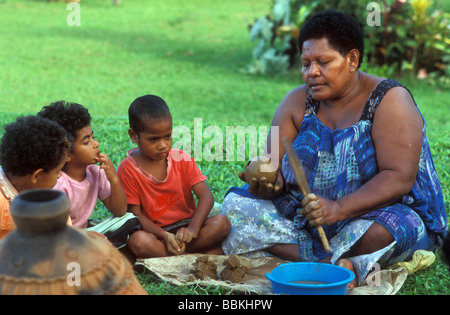 pottery at nasilai rewa village fiji Stock Photo - Alamy