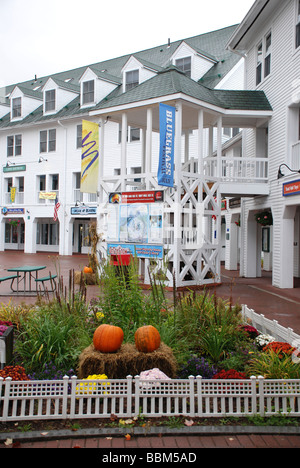 The village of Waterville Valley, New Hampshire USA during the autumn ...