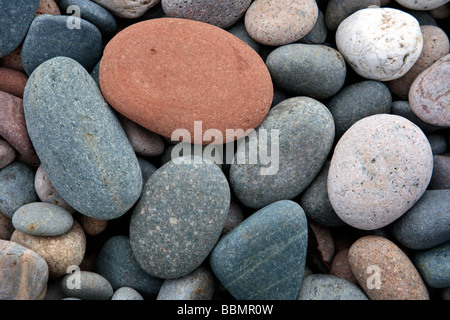 Colourfull Pebble Patterns on a beach Stock Photo - Alamy