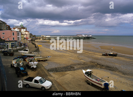 Cromer Seafront Crab Boats area Stock Photo - Alamy