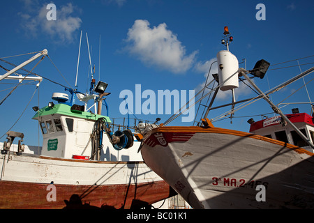 Barcos en el puerto pesquero de Tarifa Cádiz Andalucía España Boats in ...
