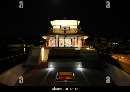 MOTOR YACHTING - OUTER REEF 63 - PITTWATER (AUS) - 04/2009PHOTO ...