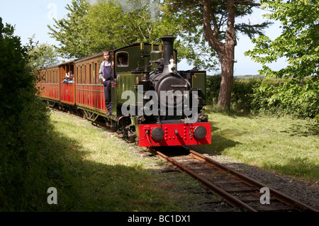 Talyllyn Railway locomotive No 7 "Tom Rolt" at Wharf Station, Tywyn ...