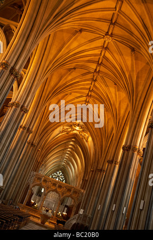 The Interior of Bristol Cathedral Stock Photo - Alamy