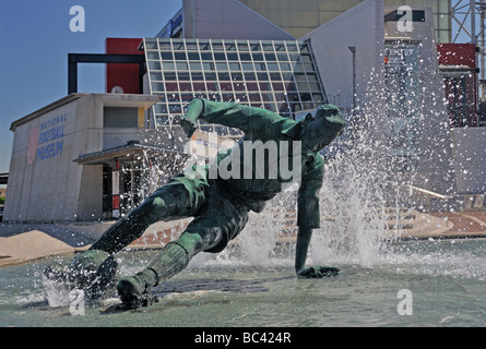 "The Splash", sculpture of Tom Finney, by Peter Hodgkinson. Deepdale ...
