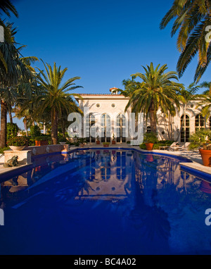 Luxurious mansion with palm trees in Miami Beach, florida, USA Stock ...