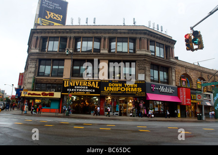 Fulton Street shopping in Downtown Brooklyn in New York Stock Photo - Alamy