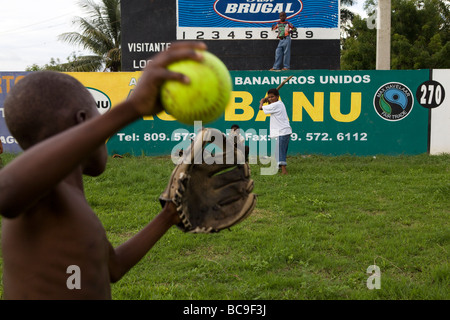 Boys playing baseball in the Dominican Republic Stock Photo - Alamy