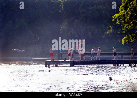 Hampstead ponds bathing diving Men's Pond Stock Photo - Alamy