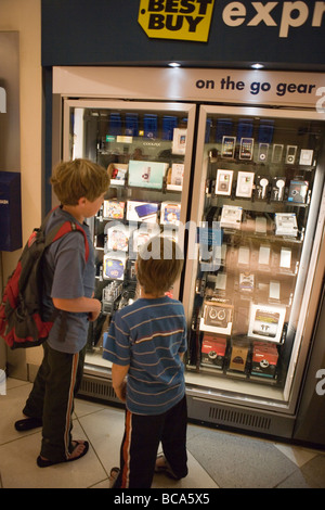 Vending machine in an airport waiting room Stock Photo - Alamy