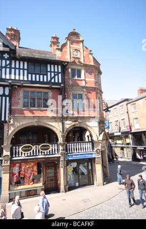 Street scene in Chester Stock Photo - Alamy