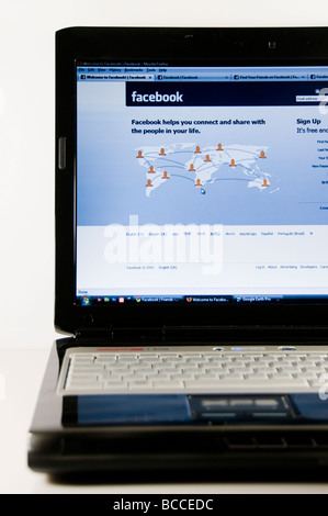 facebook website screen Stock Photo - Alamy