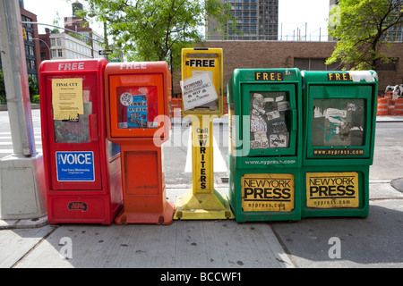 Free newspaper stands in NYC Stock Photo - Alamy
